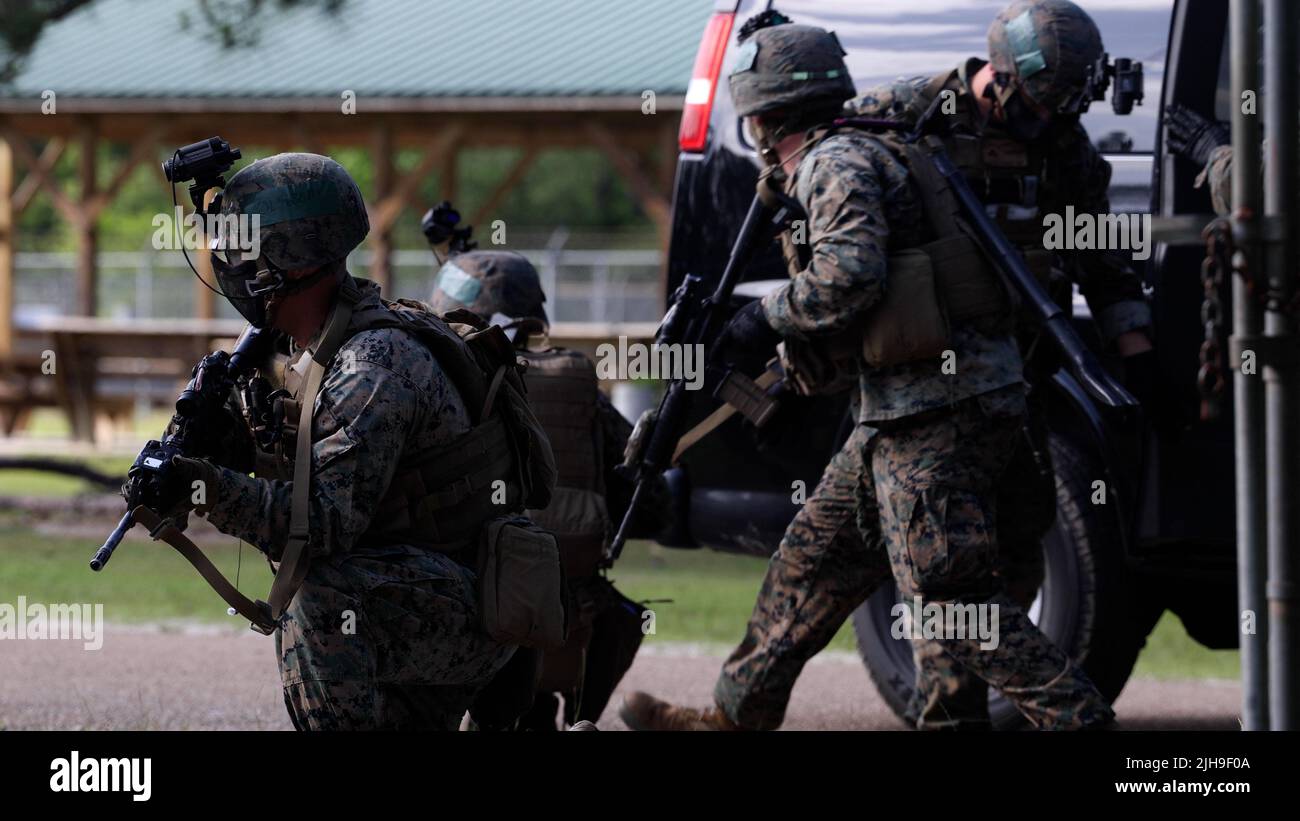 Marines with the Fleet Marine Force perform a remote advise and assist ...