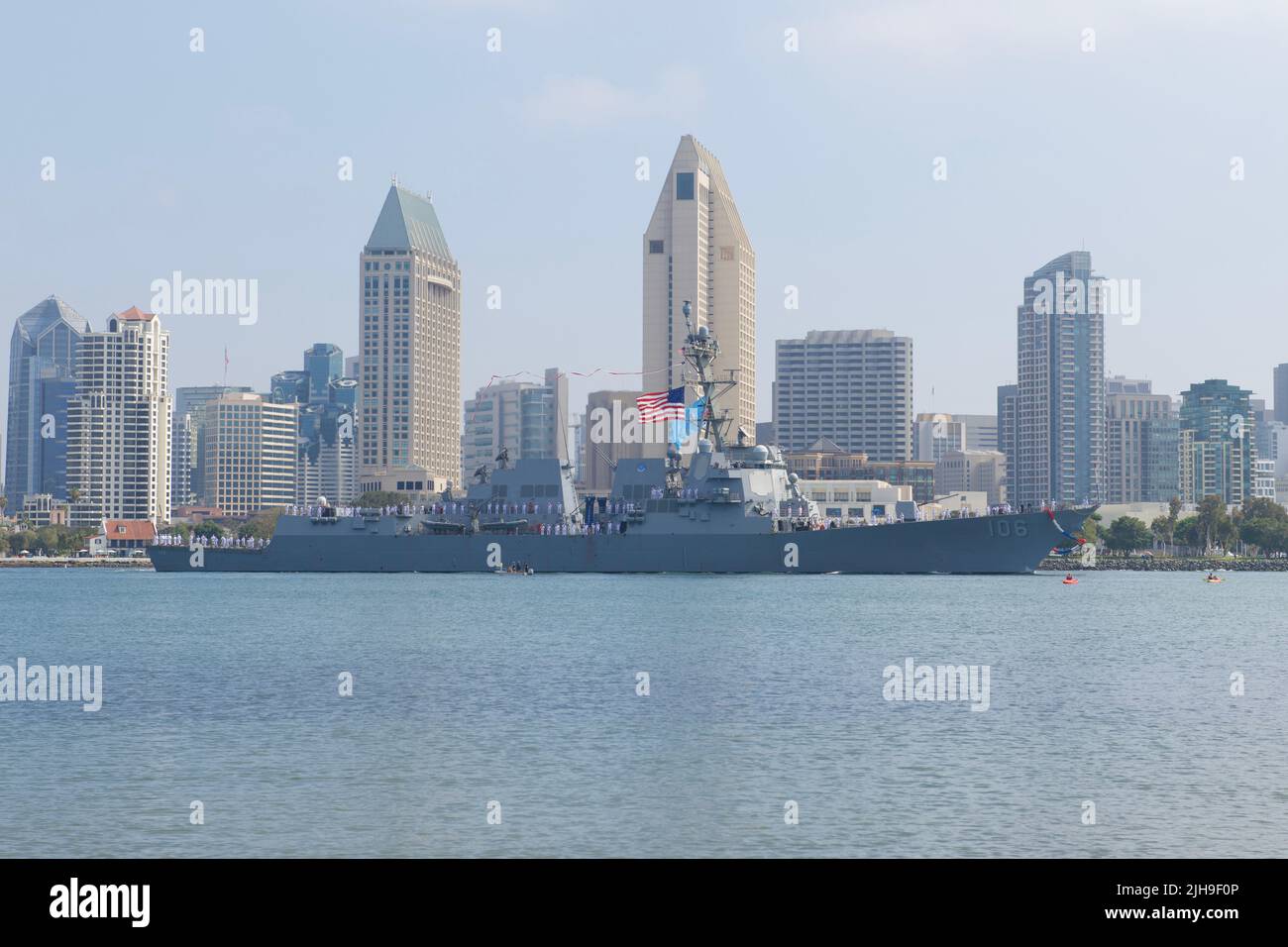 SAN DIEGO (July 15, 2022) Arleigh-Burke class guided-missile destroyer ...
