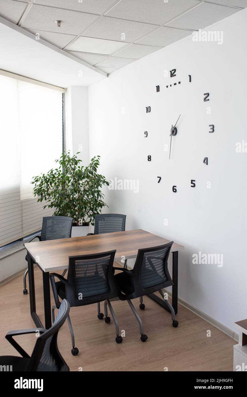 Desktop computer time clock hi-res stock photography and images - Alamy