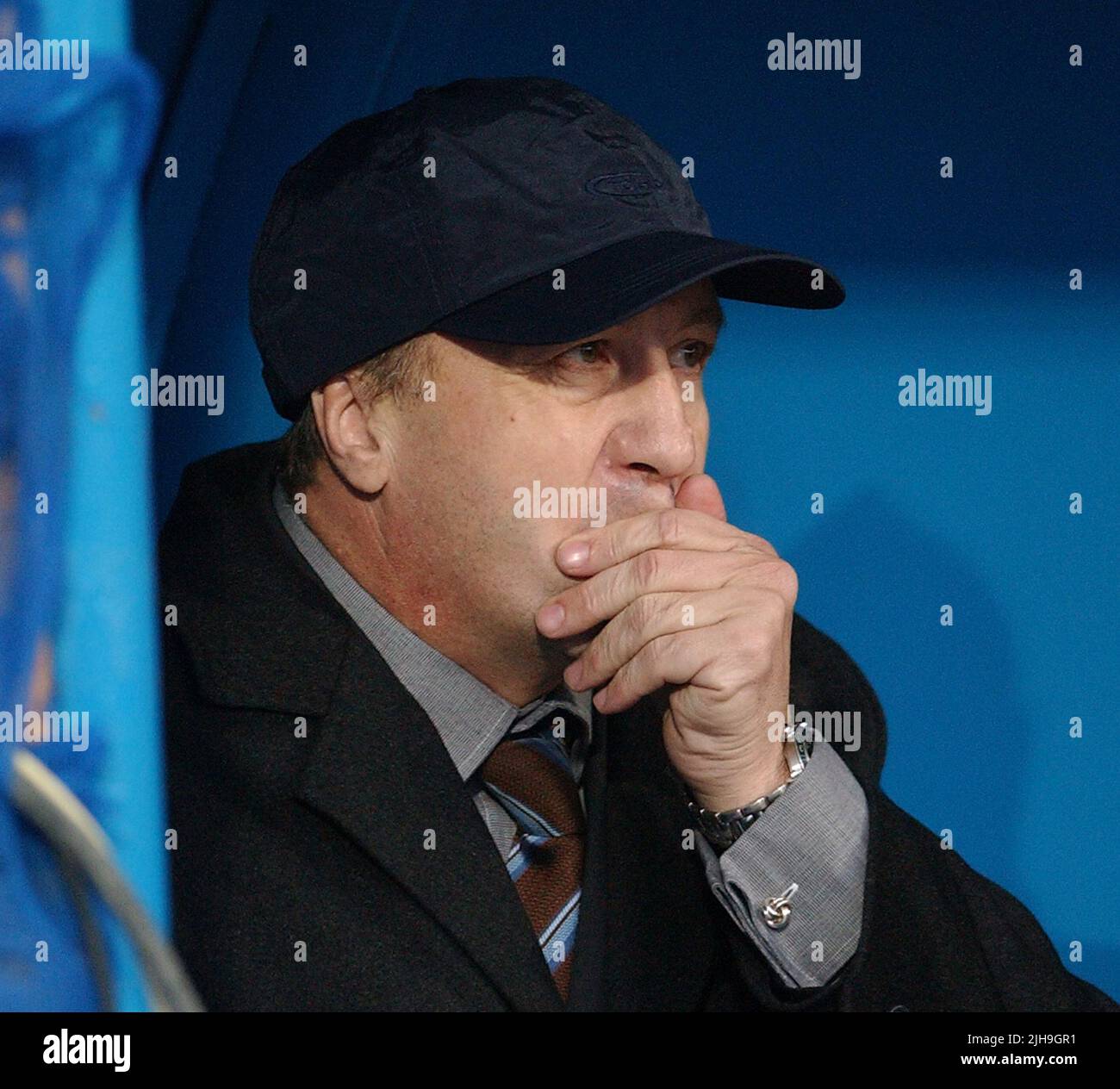 PORTSDMOUTH V WBA PORTSMOUTH'S COACH VELIMIR ZAJEC IN THE DUGOUT. PIC ...