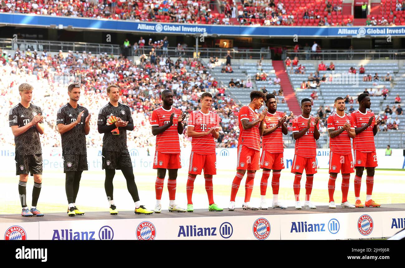 Team presentation fc bayern munich hi-res stock photography and images ...