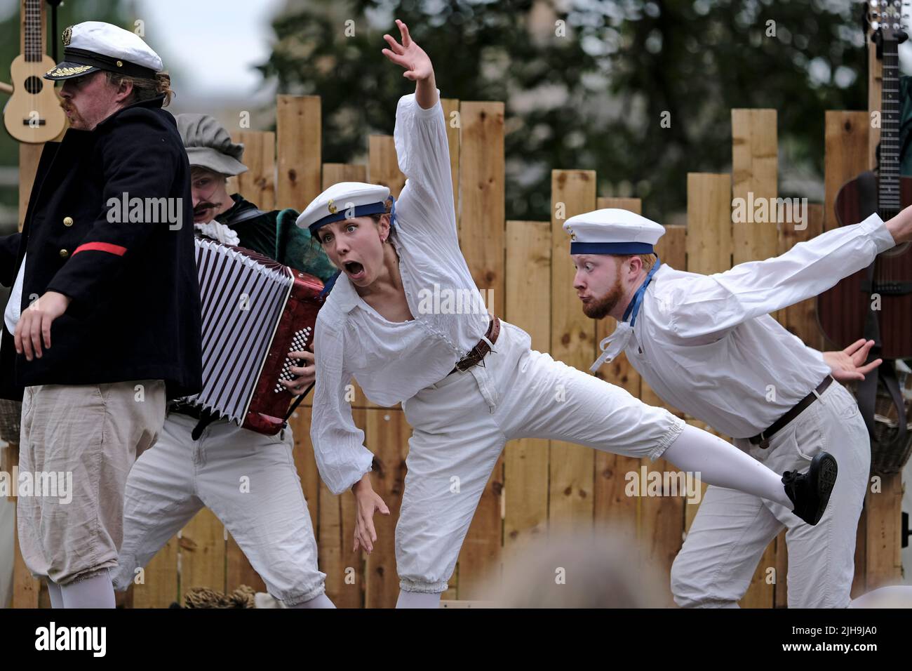 Three inch fools hi-res stock photography and images - Alamy