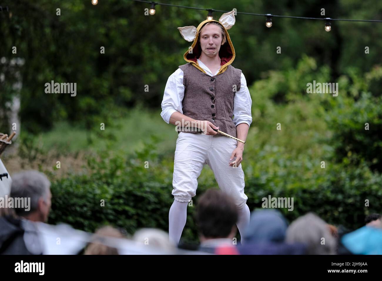 Three inch fools hi-res stock photography and images - Alamy