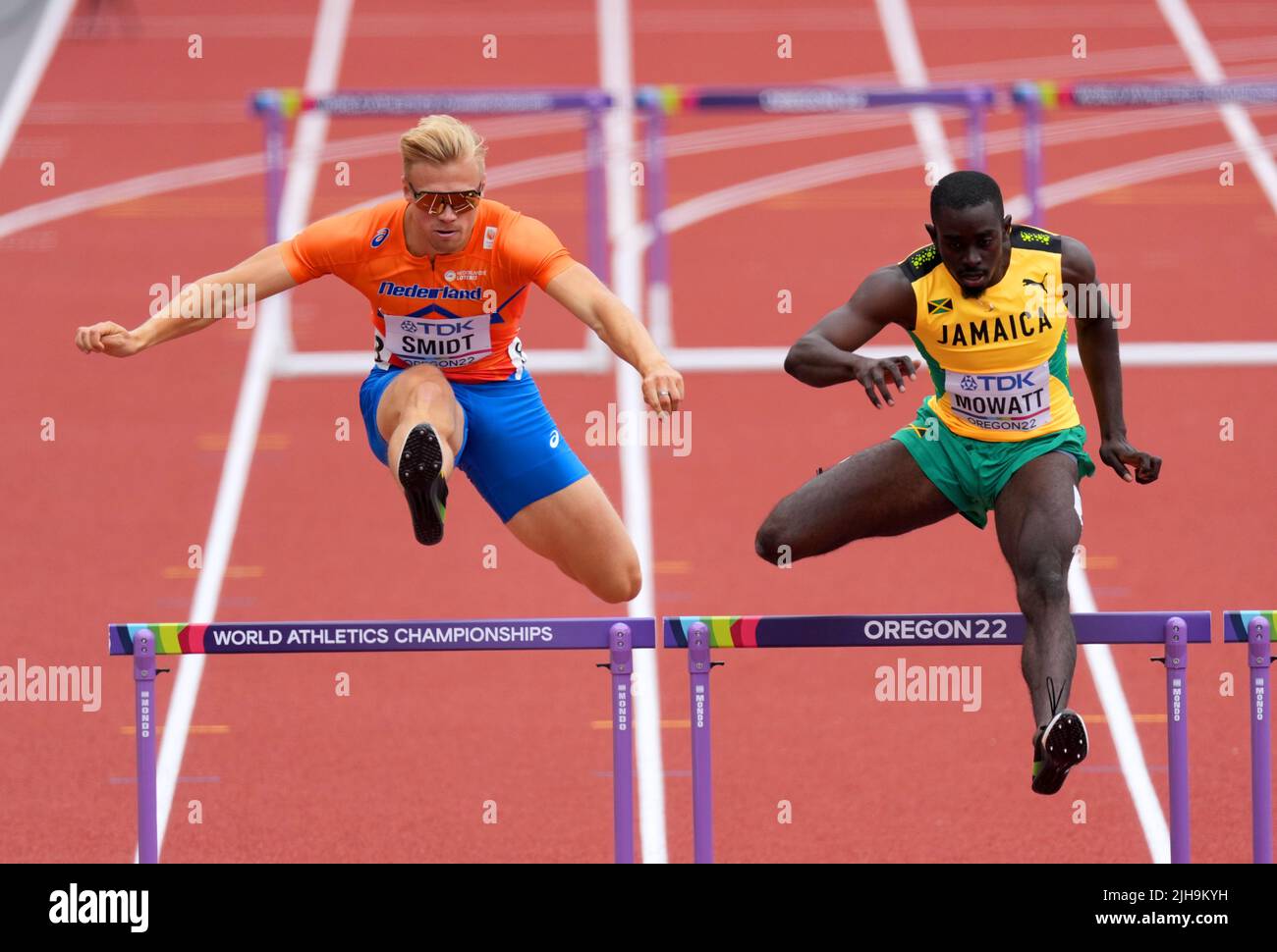Netherland's Nick Smidt (left) and Jamaica's Kemar Mowatt compete in ...