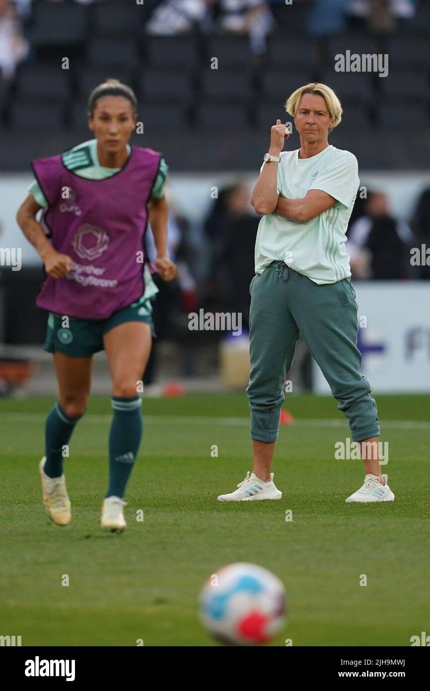Germany manager Martina Voss-Tecklenburg (right) before the UEFA Women ...