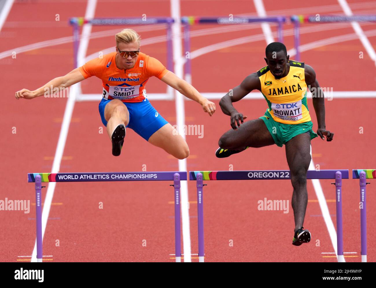 Netherland's Nick Smidt (left) and Jamaica's Kemar Mowatt compete in ...