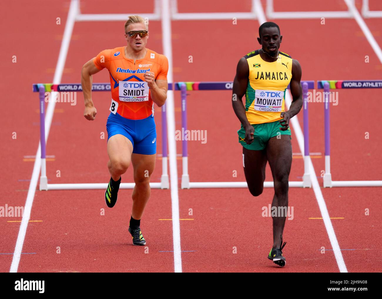 Netherland's Nick Smidt (left) and Jamaica's Kemar Mowatt compete in ...