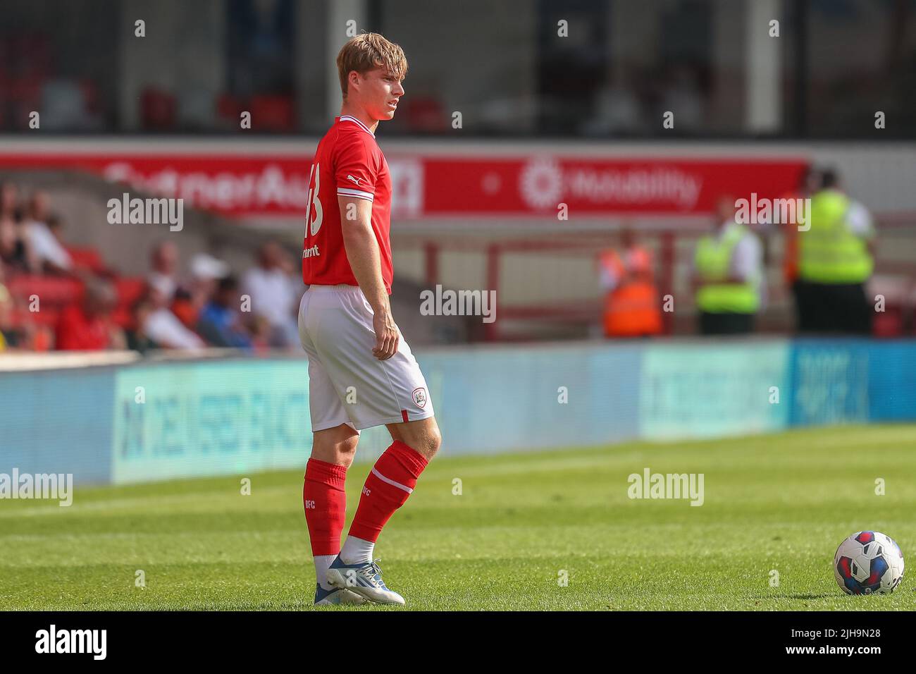 Luca Connell of Barnsley during the game Stock Photo - Alamy