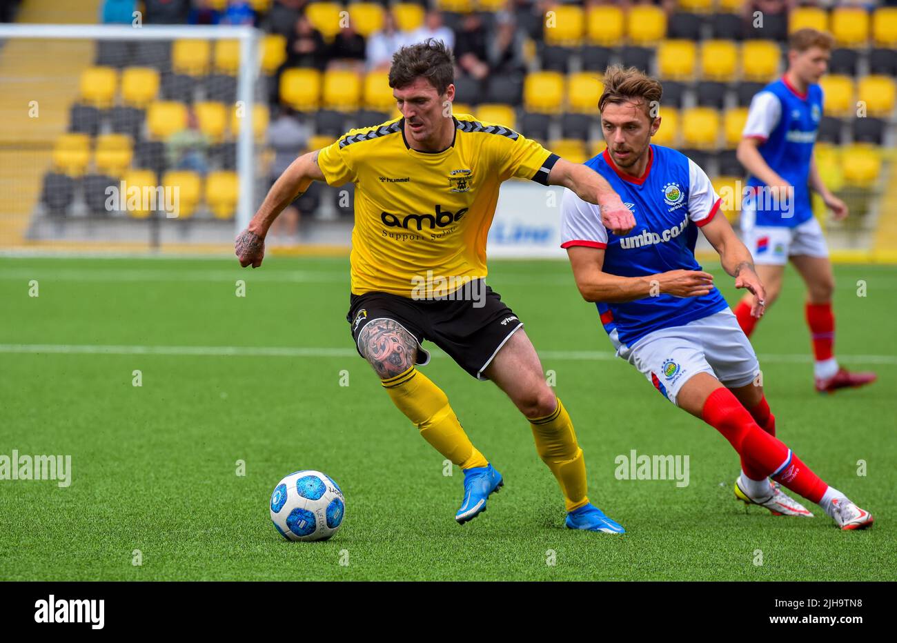Robbie mcdaid irish league player hi-res stock photography and images ...