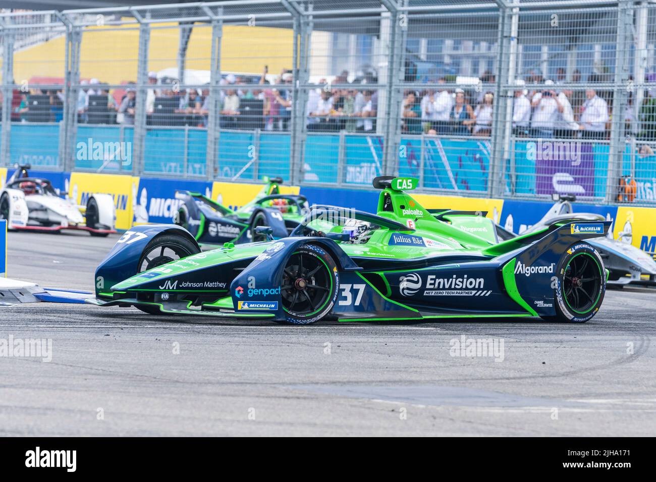 New York, NY - July 16, 2022: Nick Cassidy of Envision team drives (37 ...