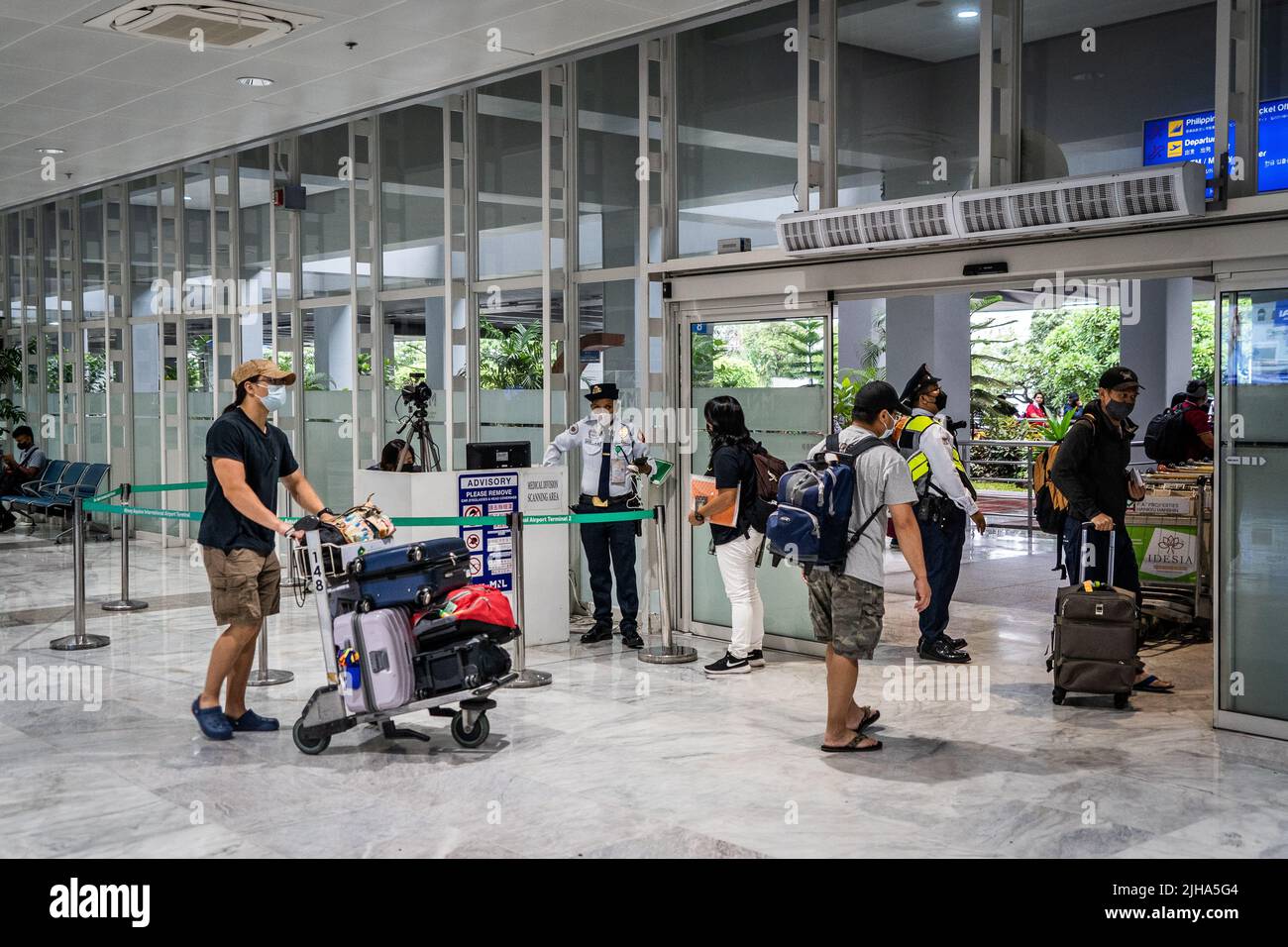 Manila, Philippines. 17 July 2022. International travelers pass through ...
