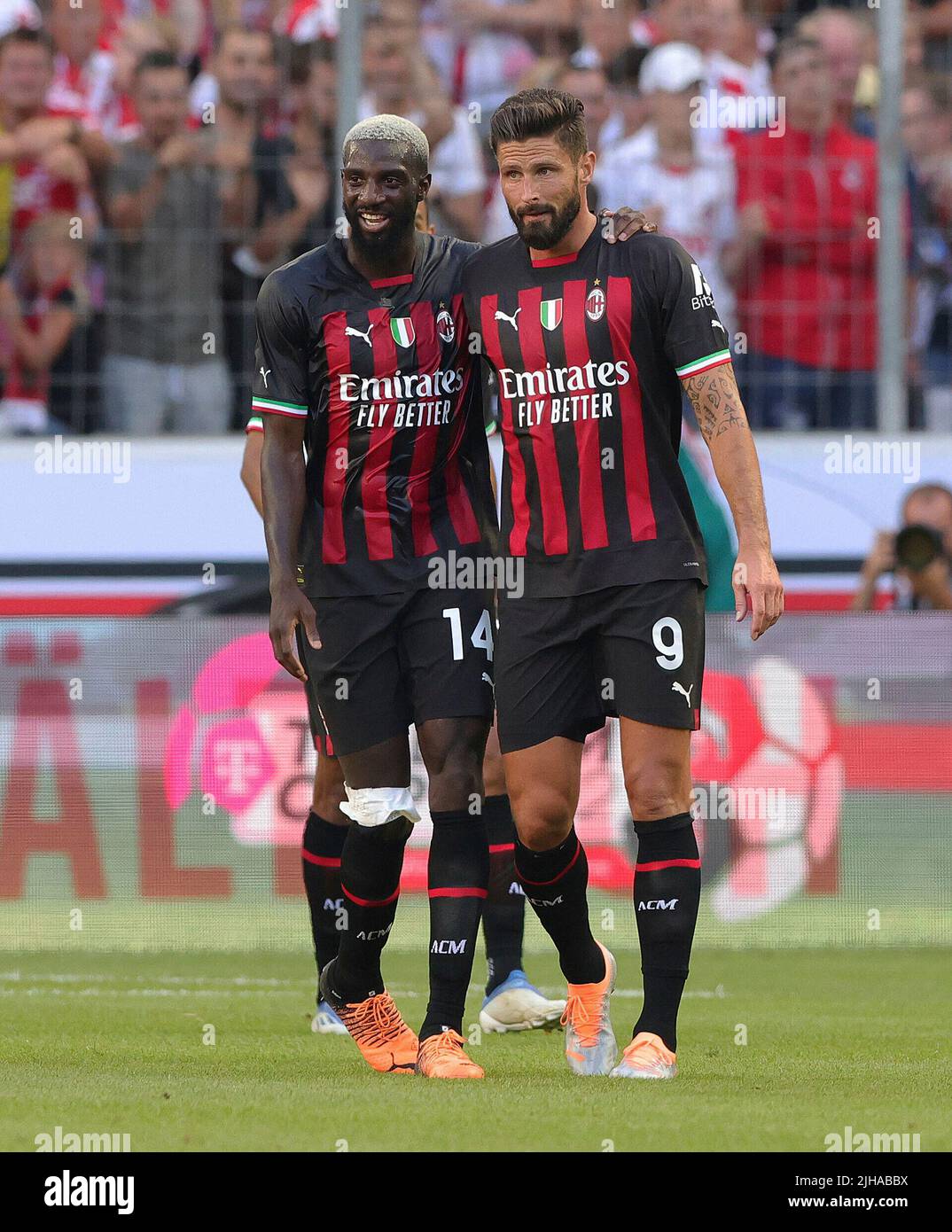 Giroud ac milan 2022 hi-res stock photography and images - Alamy