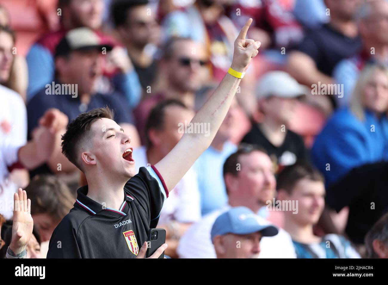 Stadium chants hi-res stock photography and images - Alamy