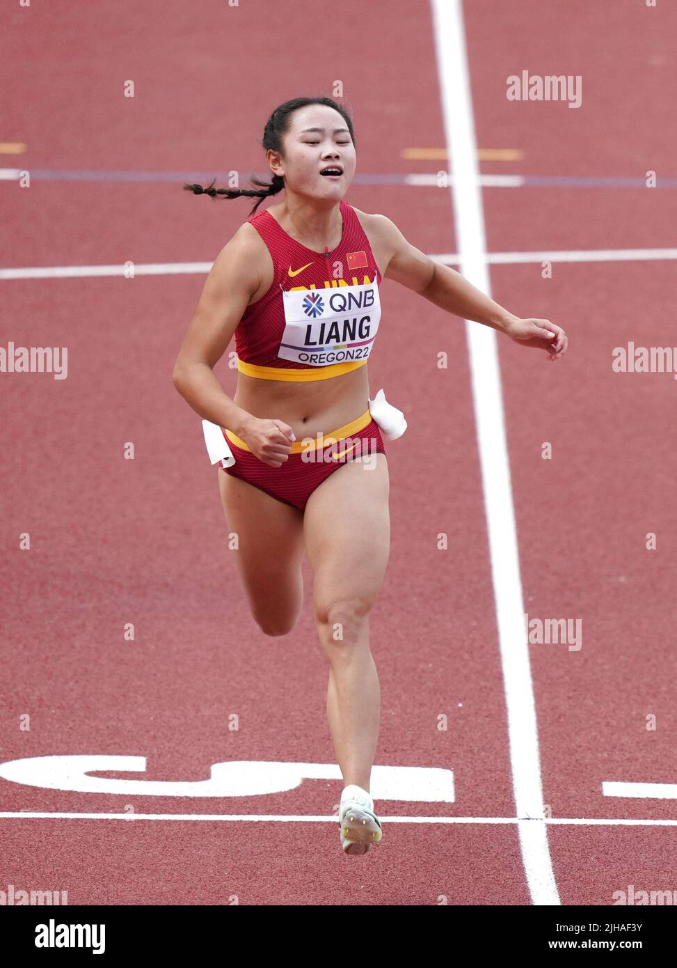 Eugene, USA. 16th July, 2022. Liang Xiaojing of China crosses the ...