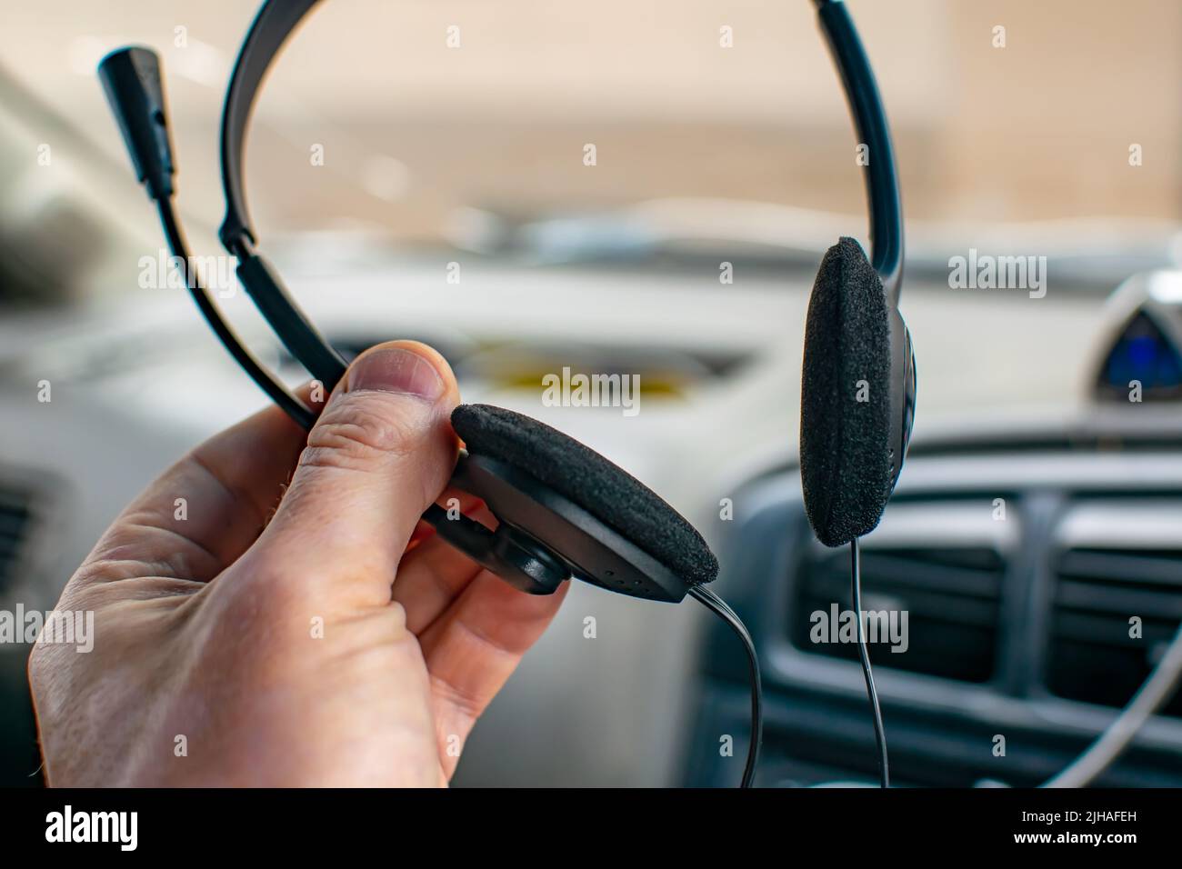 Car stereo hand hi-res stock photography and images - Alamy