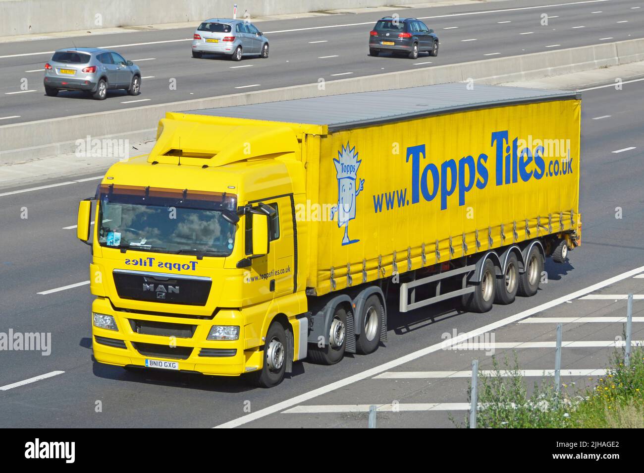 Side folding curtain hi-res stock photography and images - Alamy