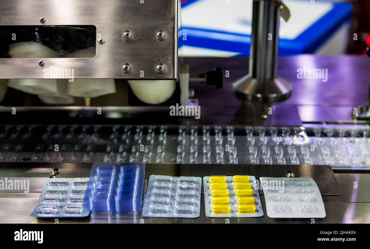 Blister machine hi-res stock photography and images - Alamy