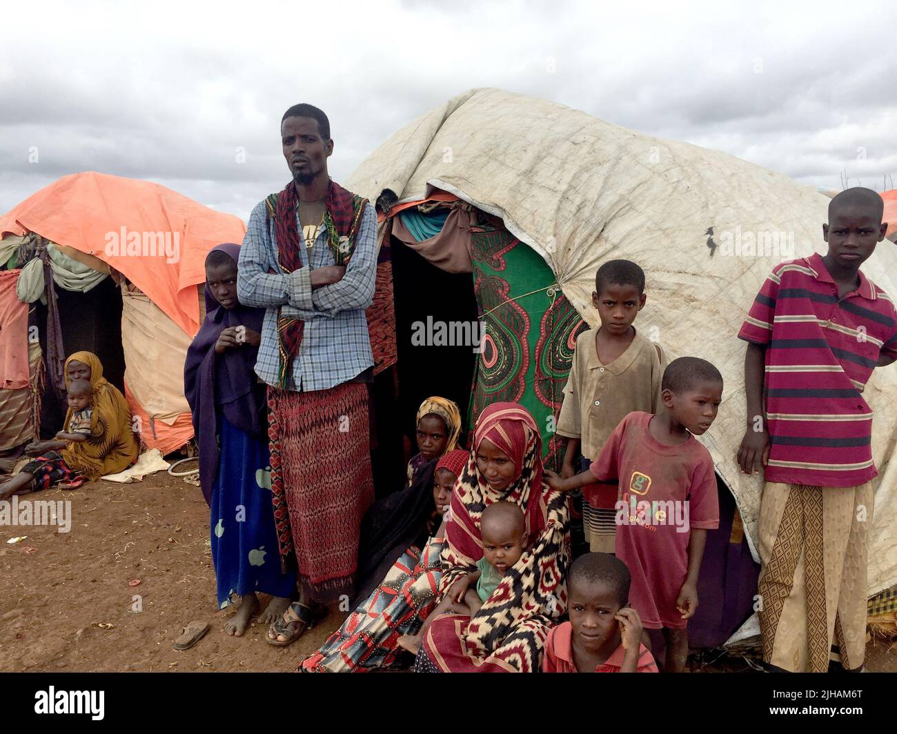 Refugee walking drought hi-res stock photography and images - Alamy