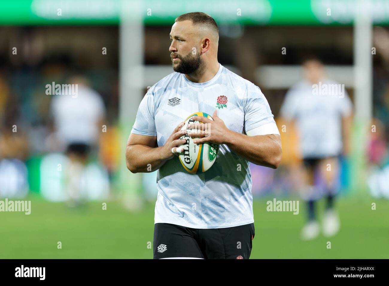 SYDNEY, AUSTRALIA - JULY 16: Will Stuart of England warms up before ...
