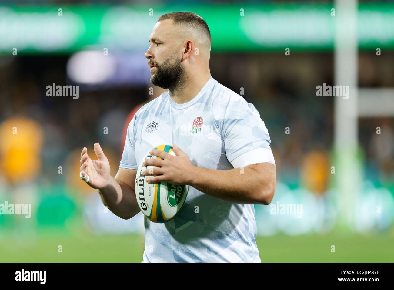 SYDNEY, AUSTRALIA - JULY 16: Will Stuart of England warms up before ...