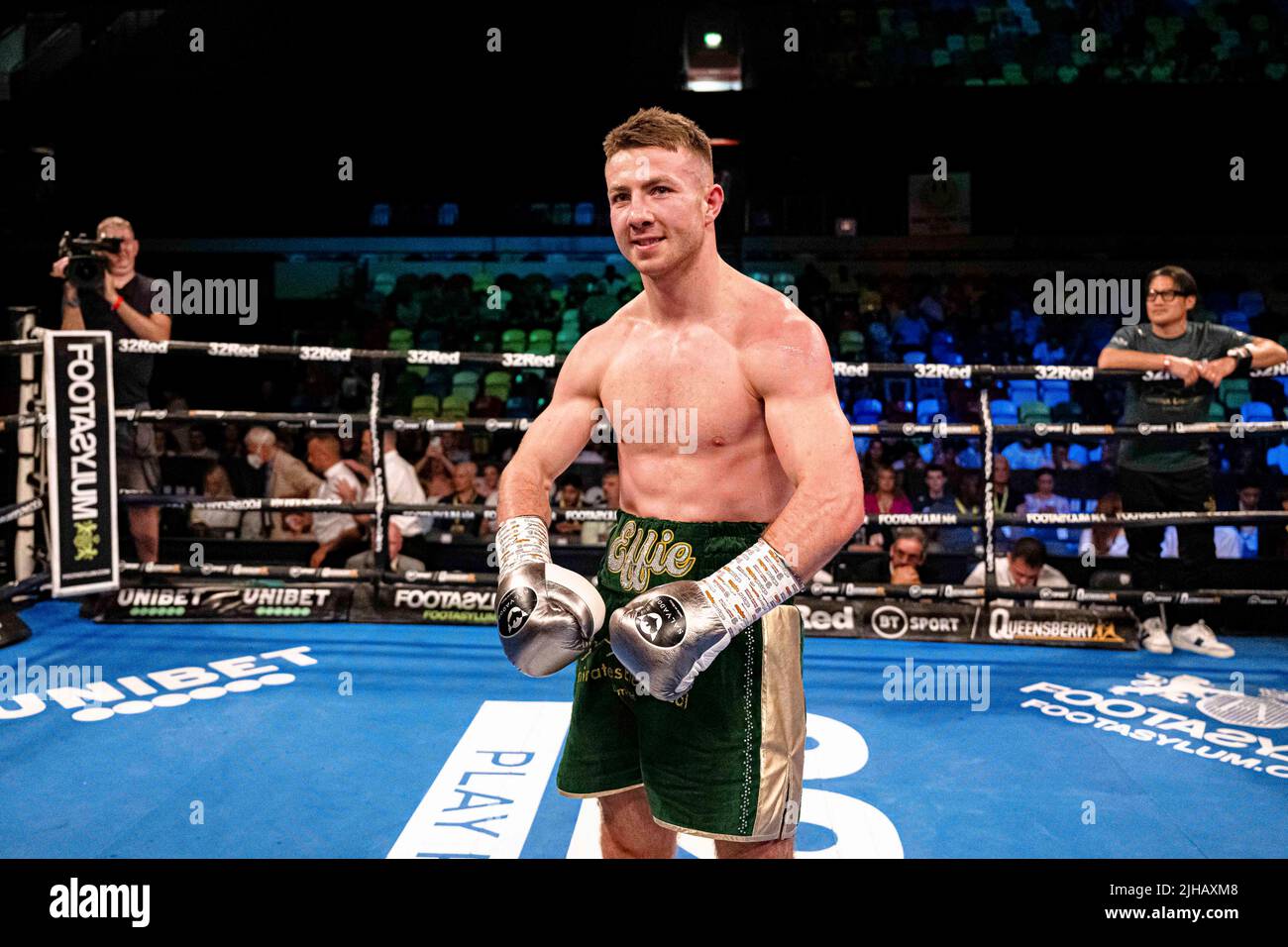 LONDON, UNITED KINGDOM. 16th Jul, 2022. Pierce O’Leary vs Robin Zamora ...