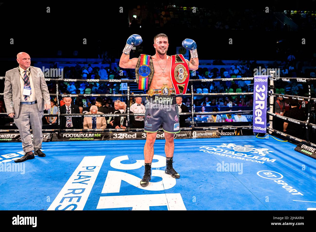 LONDON, UNITED KINGDOM. 16th Jul, 2022. Lennox Clarke vs Mark Heffron ...