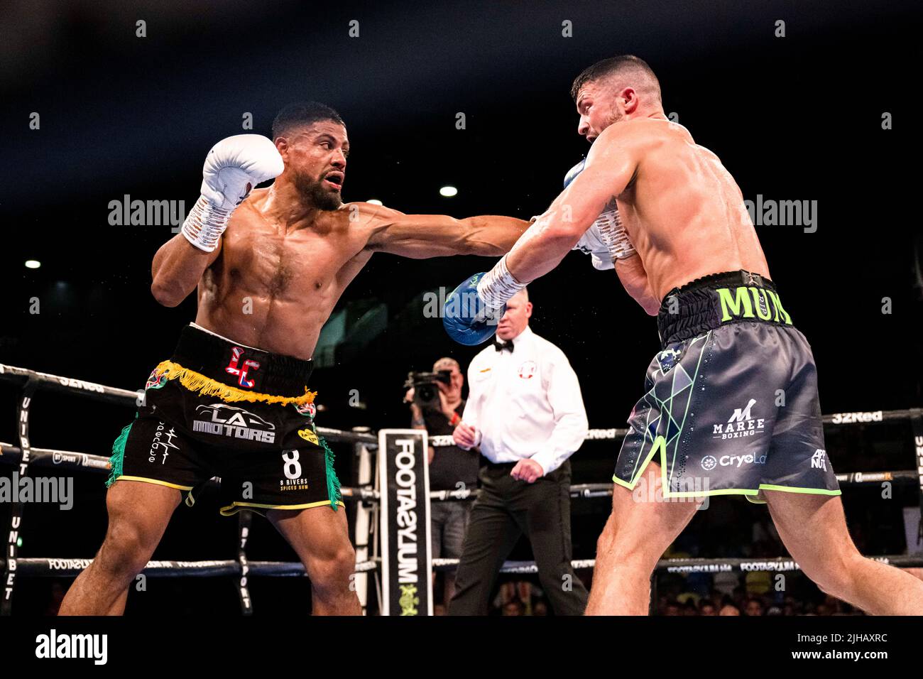 LONDON, UNITED KINGDOM. 16th Jul, 2022. Lennox Clarke vs Mark Heffron ...
