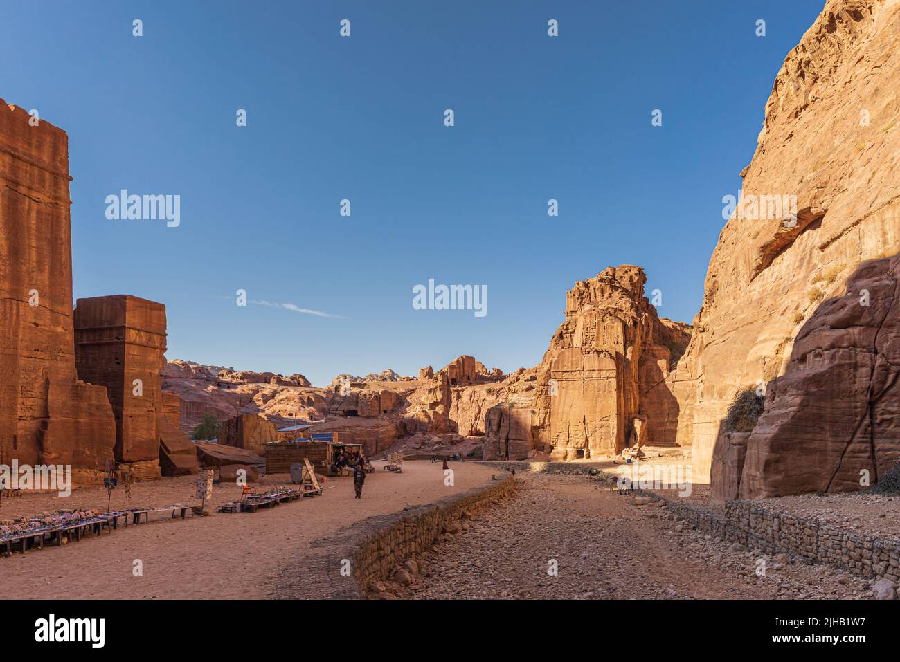 View of the amazing compound of ancient Petra, Jordan Stock Photo - Alamy
