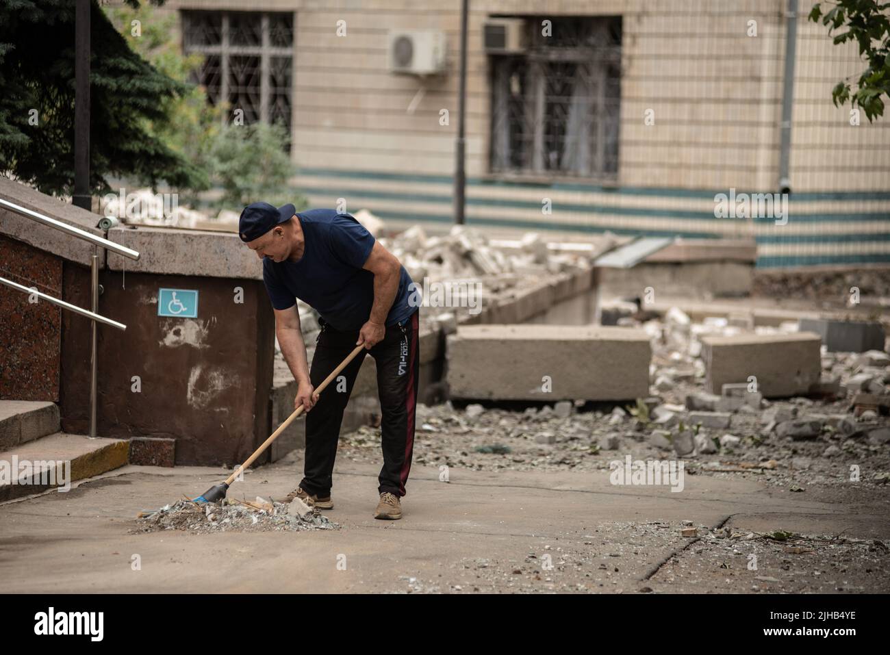 Bombed out building hi-res stock photography and images - Alamy