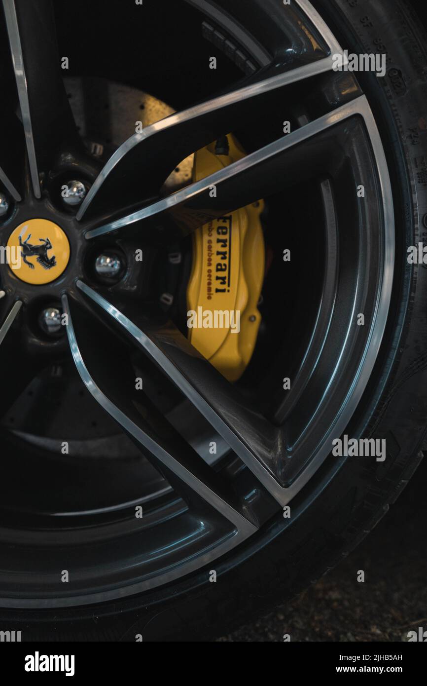 Ferrari disc brake hi-res stock photography and images - Alamy