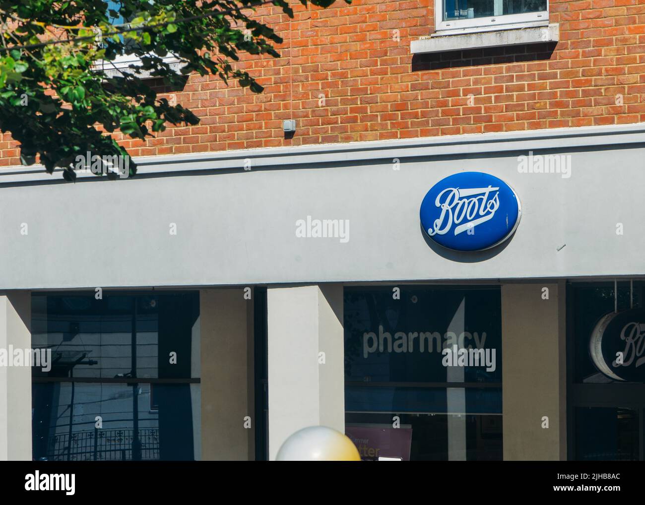 Oval sign hi-res stock photography and images - Alamy