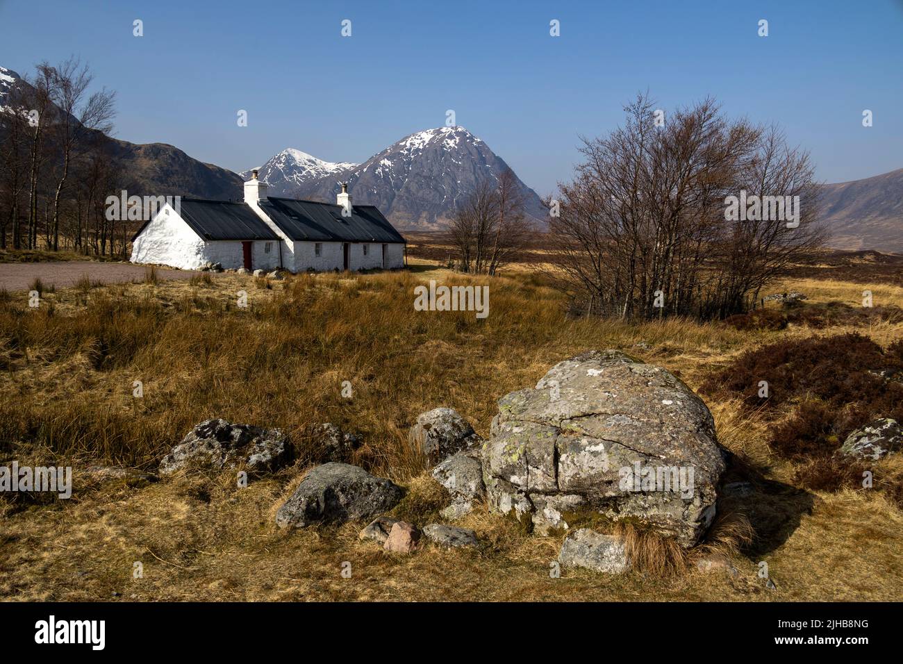 The famous climbing Hut Black Rock Cottage, In front of the Buachaille ...