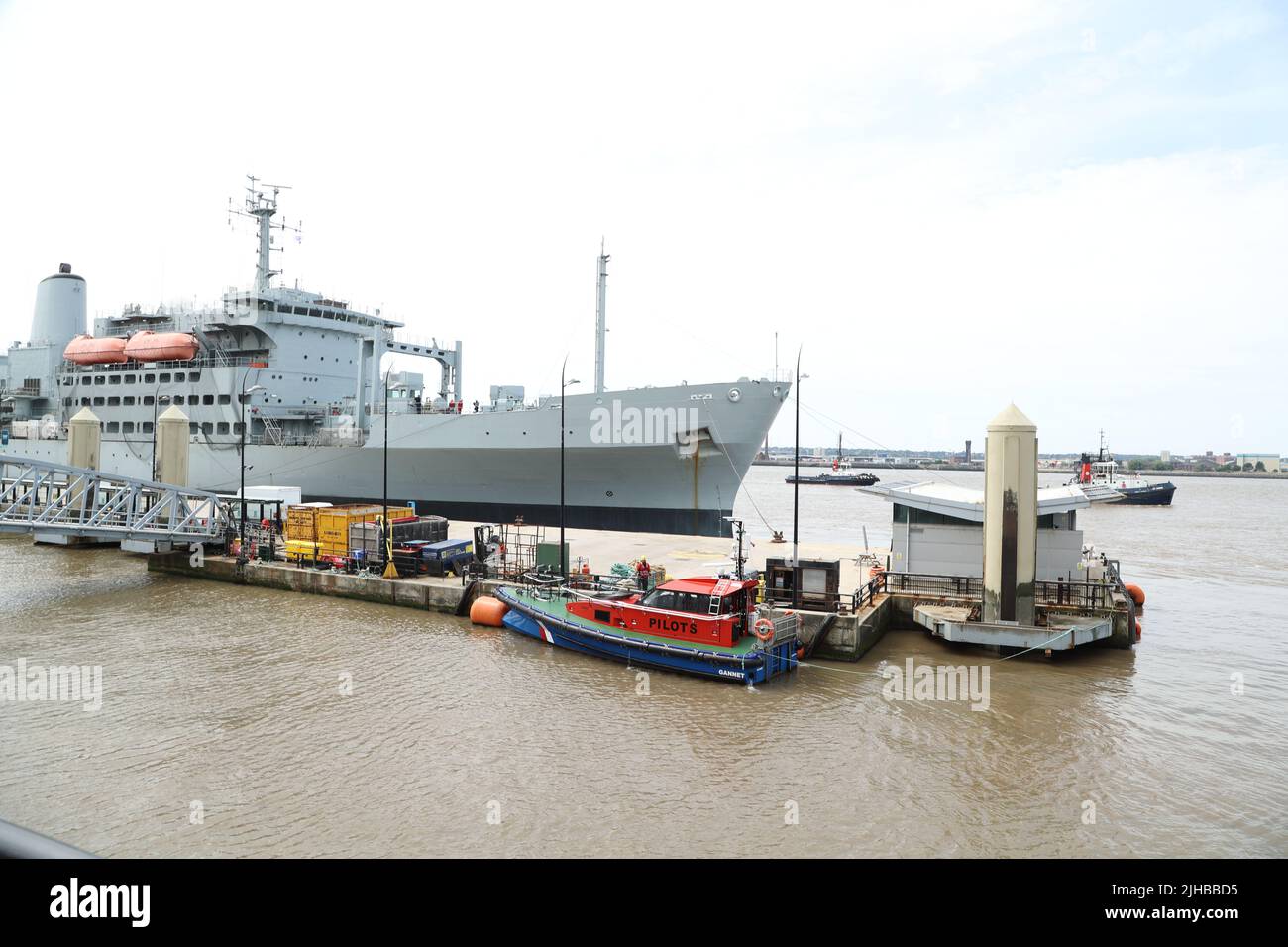 Royal fleet auxiliary ship rfa fort rosalie hi-res stock photography ...