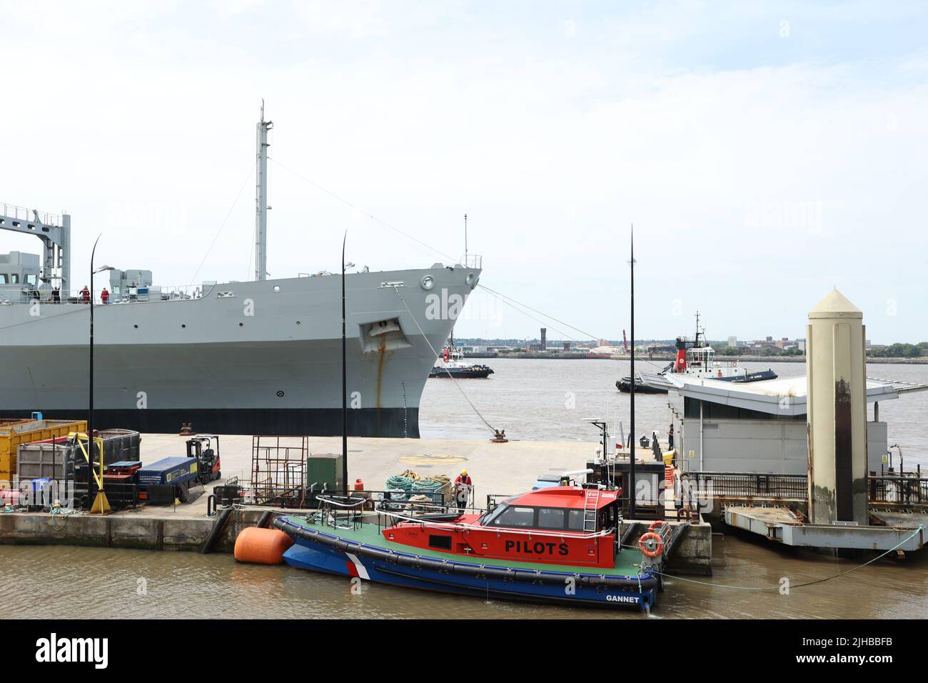 Royal fleet auxiliary ship rfa fort rosalie hi-res stock photography ...