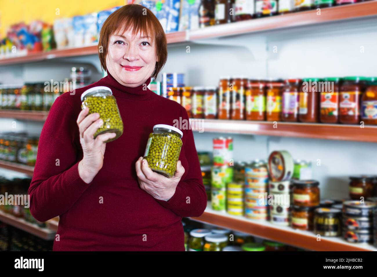 Mature peas hi-res stock photography and images - Alamy