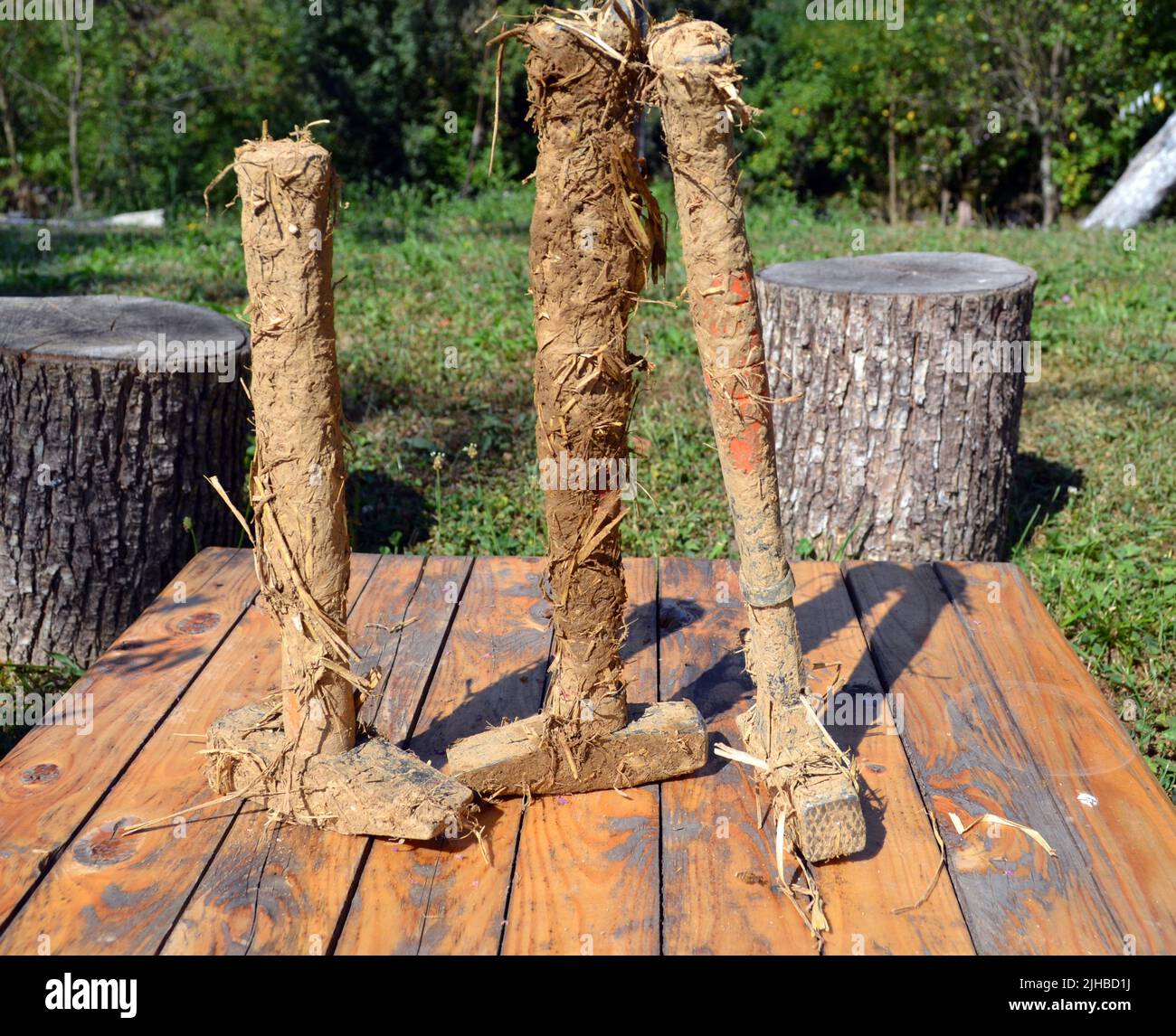 Wood clay natural materials hi-res stock photography and images - Alamy