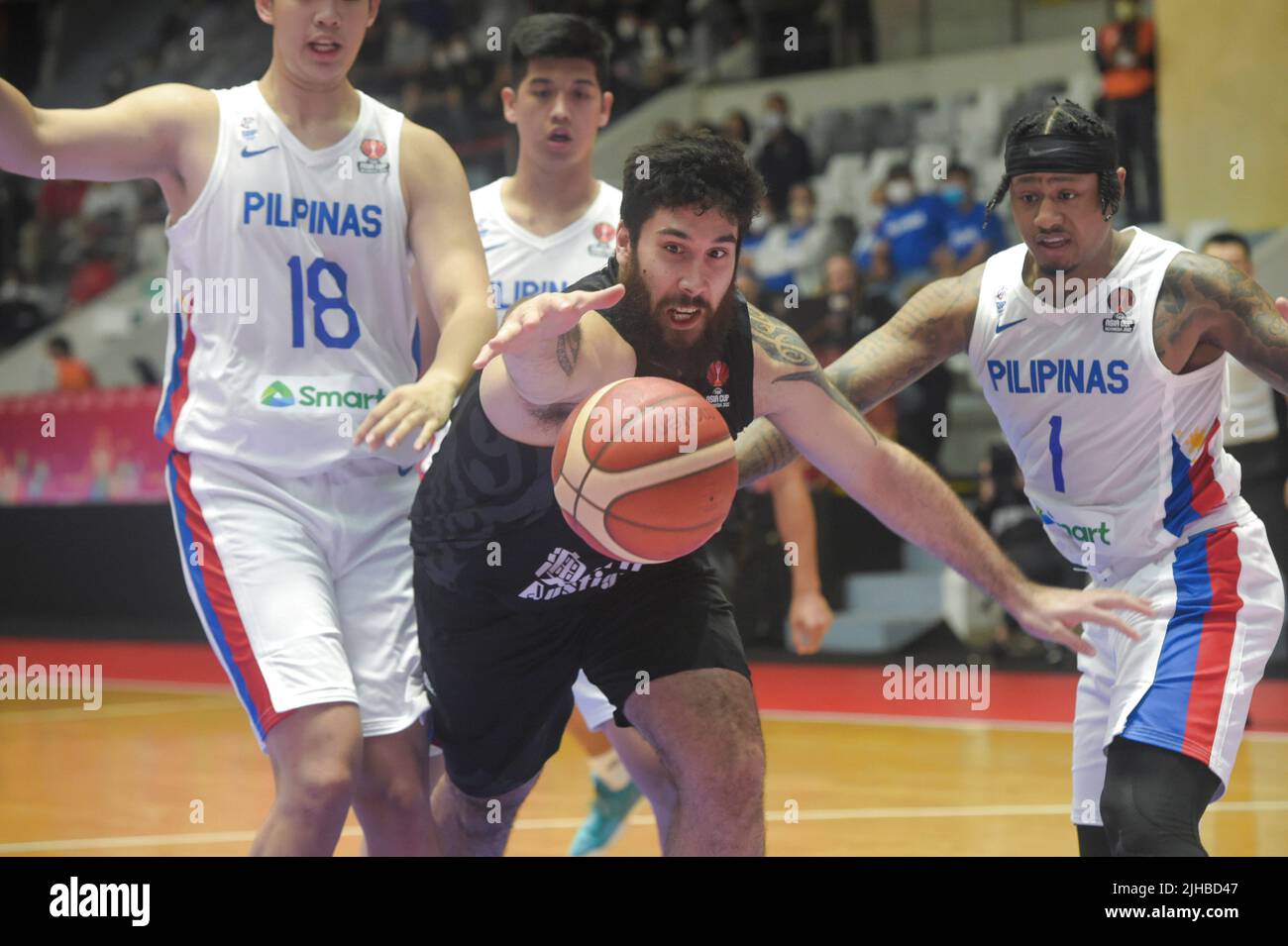 Jakarta, Indonesia. 17th July, 2022. Tohi Smith-Milner (2nd R) of New ...