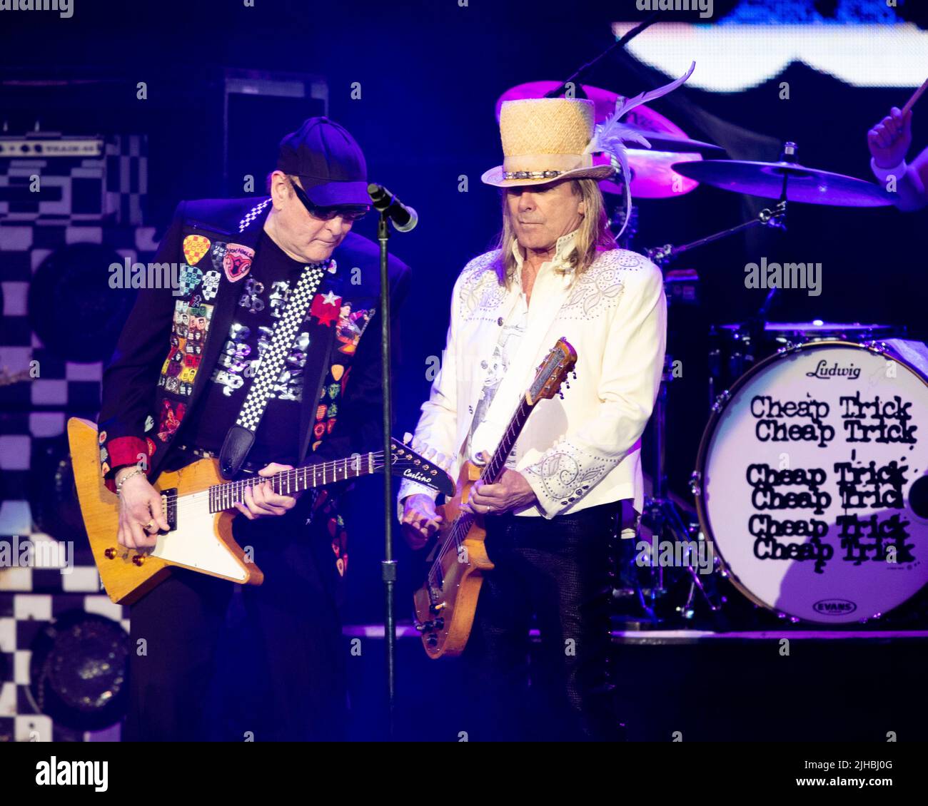 Robin zander of cheap trick hi-res stock photography and images - Alamy