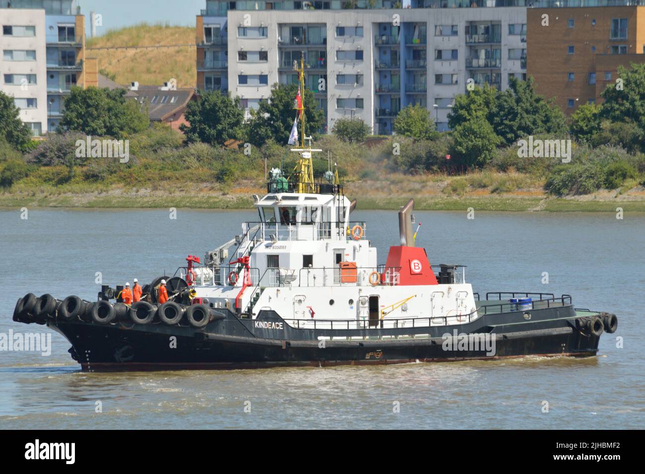 Tug KINDEACE operated by Boluda Towage Europe,heads down the River ...