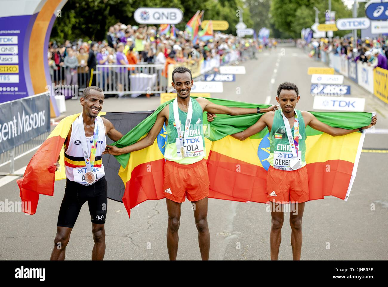 EUGENE - Bashir Abdi (BEL) finishes third in the marathon on the third ...