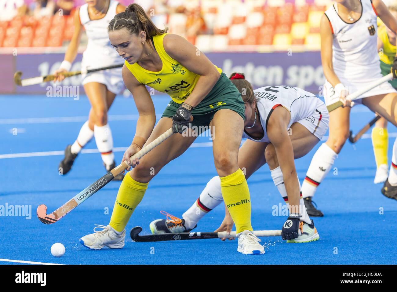 TERRASSA - Linnea Weidemann (GER) and Greta Hayes (AUS) during the ...