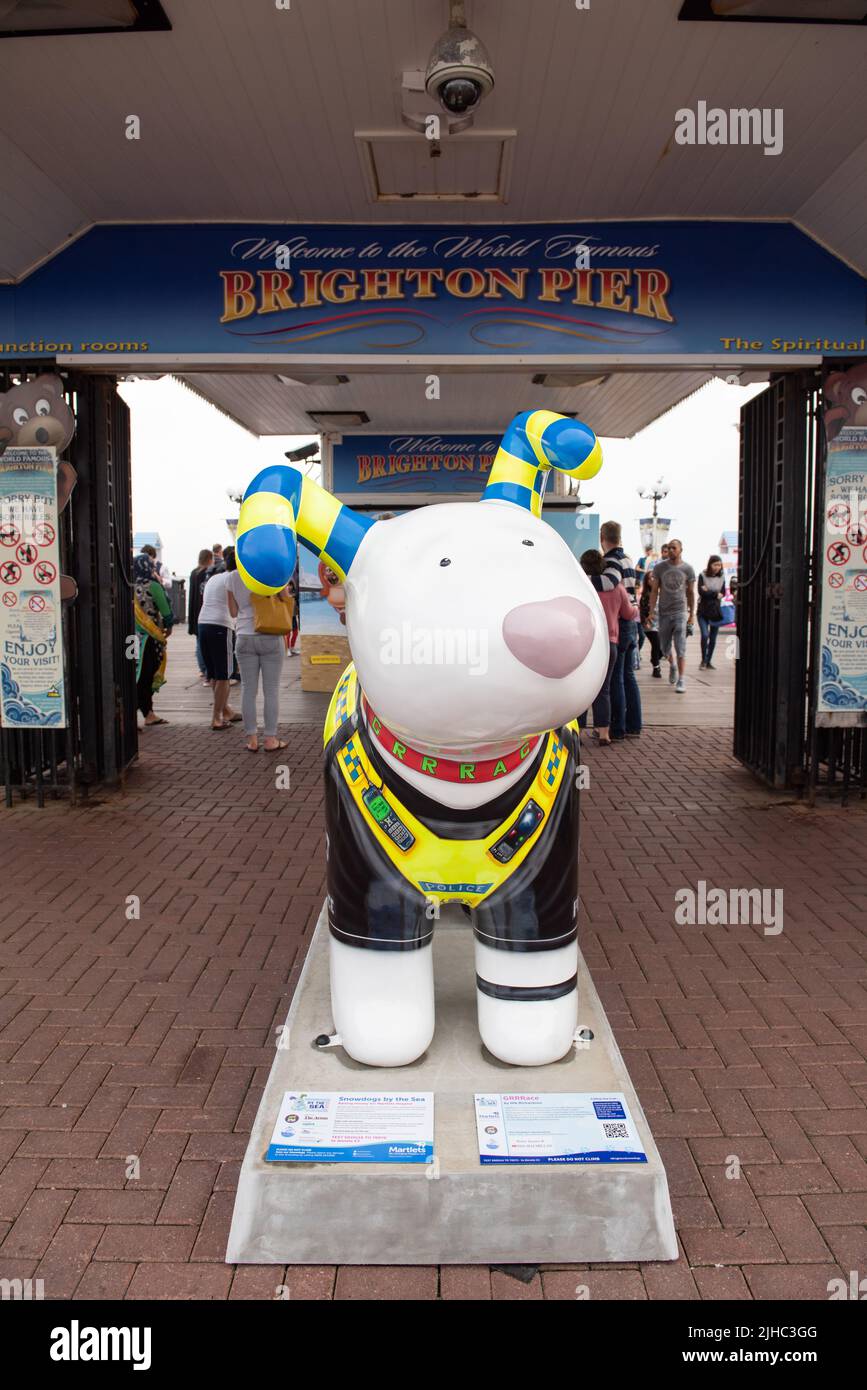 Brighton pier entrance hi-res stock photography and images - Alamy