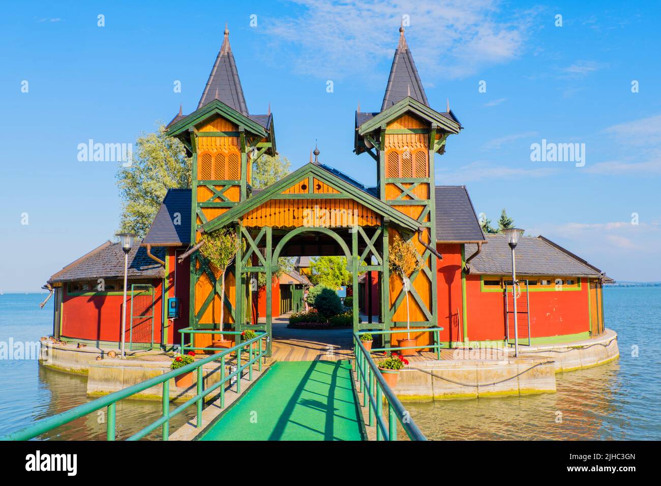 Traditional wood buildings hi-res stock photography and images - Alamy