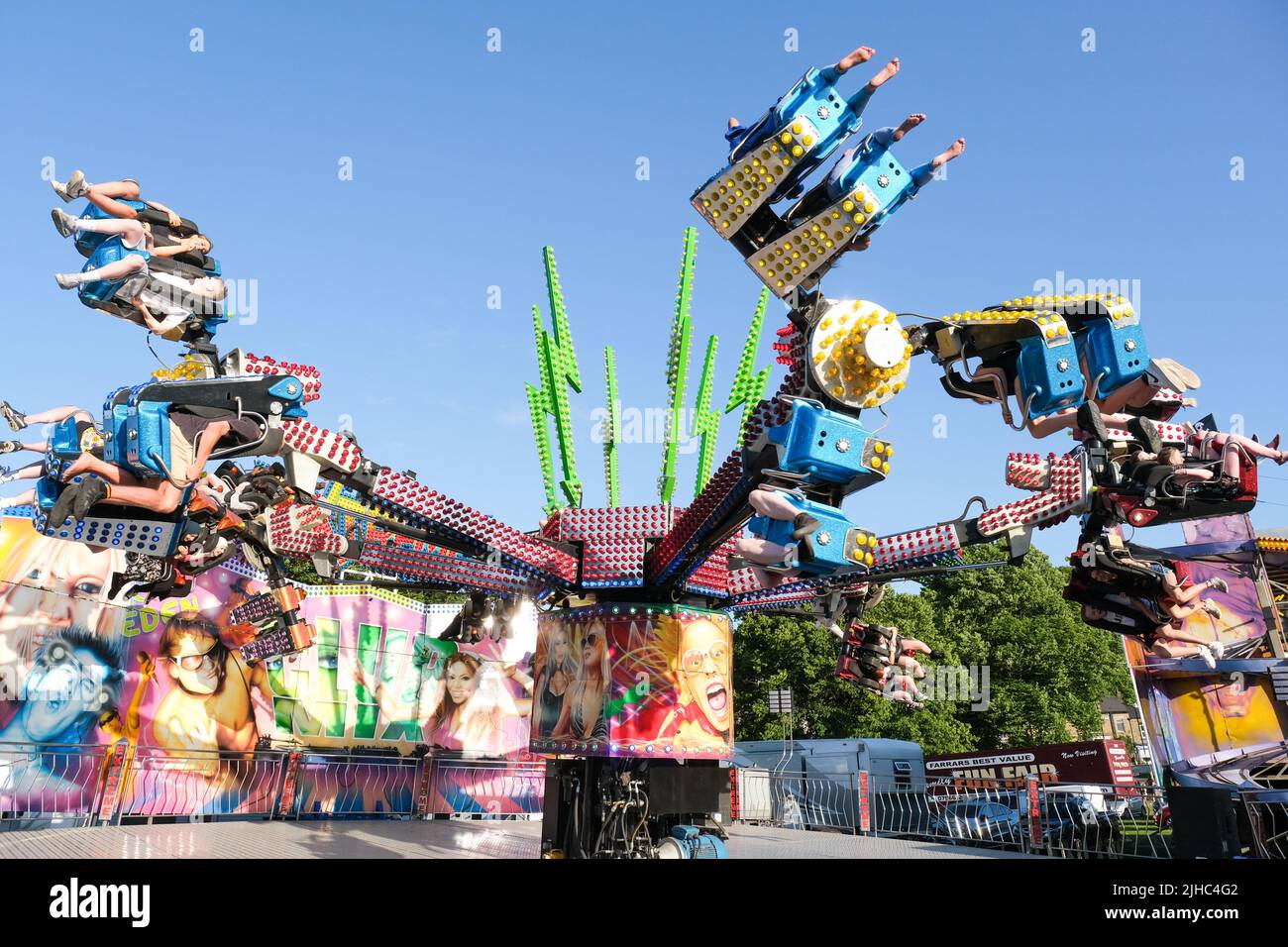 Sheffield, South Yorkshire, UK, June 18 2022 Families enjoying ...