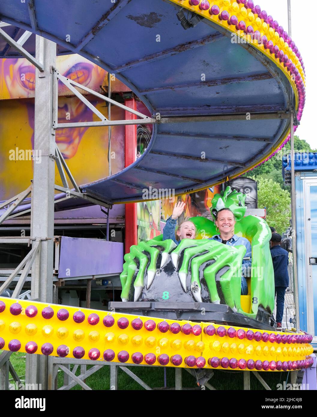 Scary fairground rides hi-res stock photography and images - Alamy