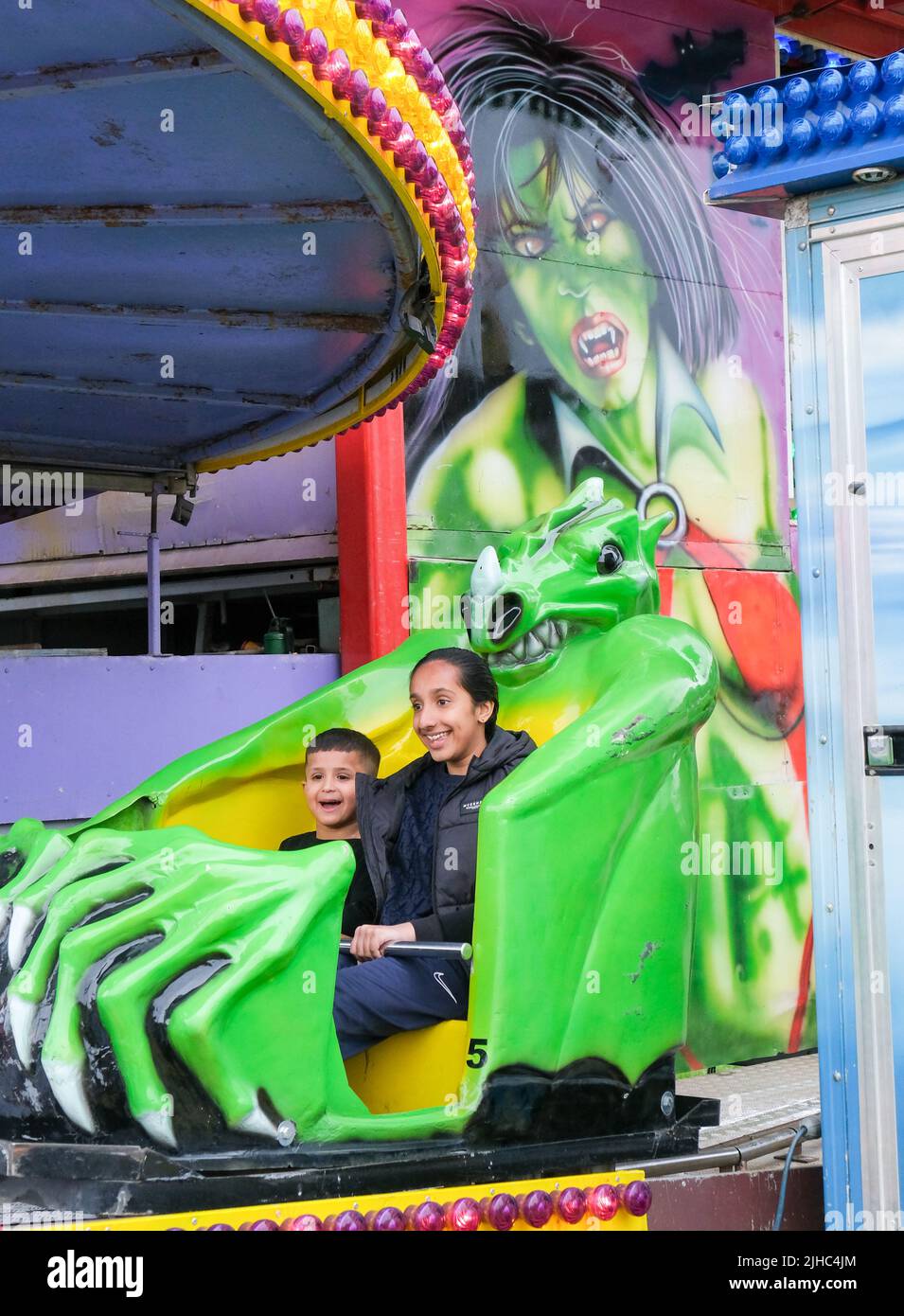 Sheffield, South Yorkshire, UK, June 18 2022 Families enjoying ...