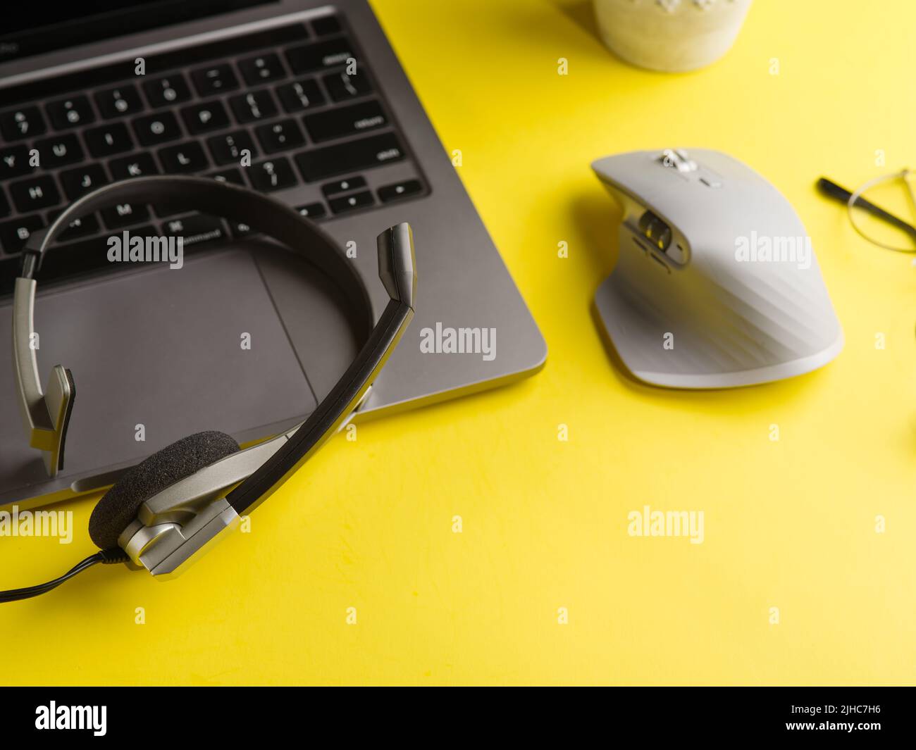 Professional equipment for the workplace, home office - laptop ...