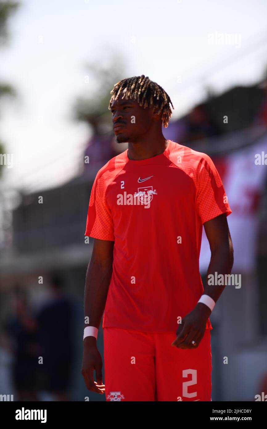 Mohamed simakan bundesliga hi-res stock photography and images - Alamy