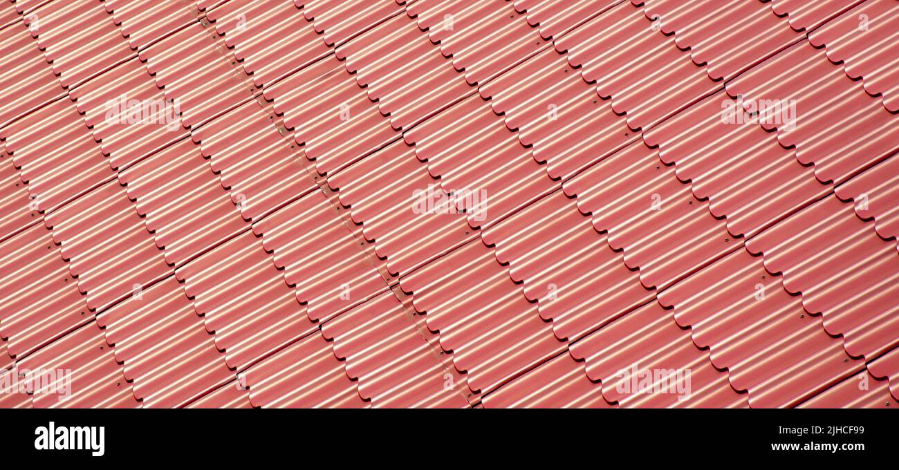 Red metal tiles hi-res stock photography and images - Alamy