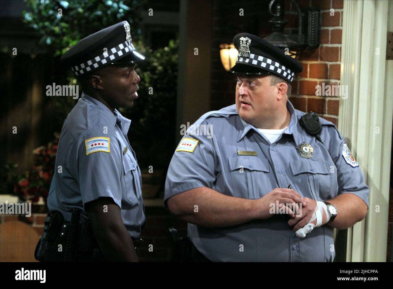 RENO WILSON, BILLY GARDELL, MIKE and MOLLY, 2010 Stock Photo - Alamy